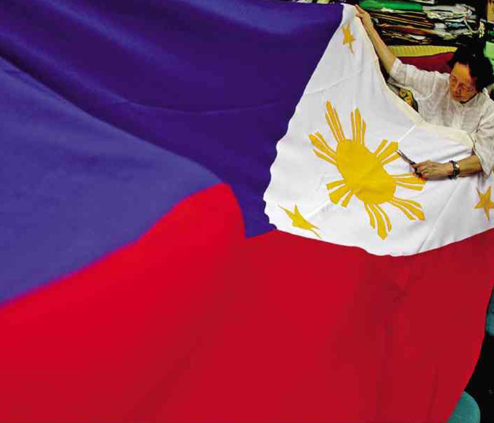 XIAO TIME, 10 June 2013: ANG TUNAY NA KULAY NG ASUL SA ATING WATAWAT ...